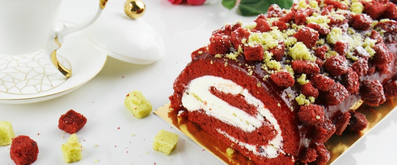 Torte Rulete Sarkanais Samts Red Velvet | Garšīgas svētku tortes un ...